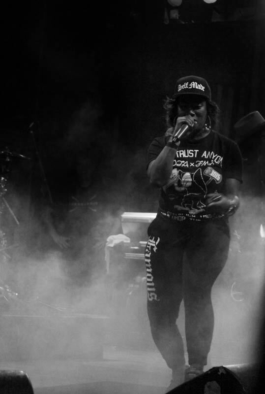 Doliu în lumea muzicii! Cântăreața de rap şi fostă membră a grupului ...