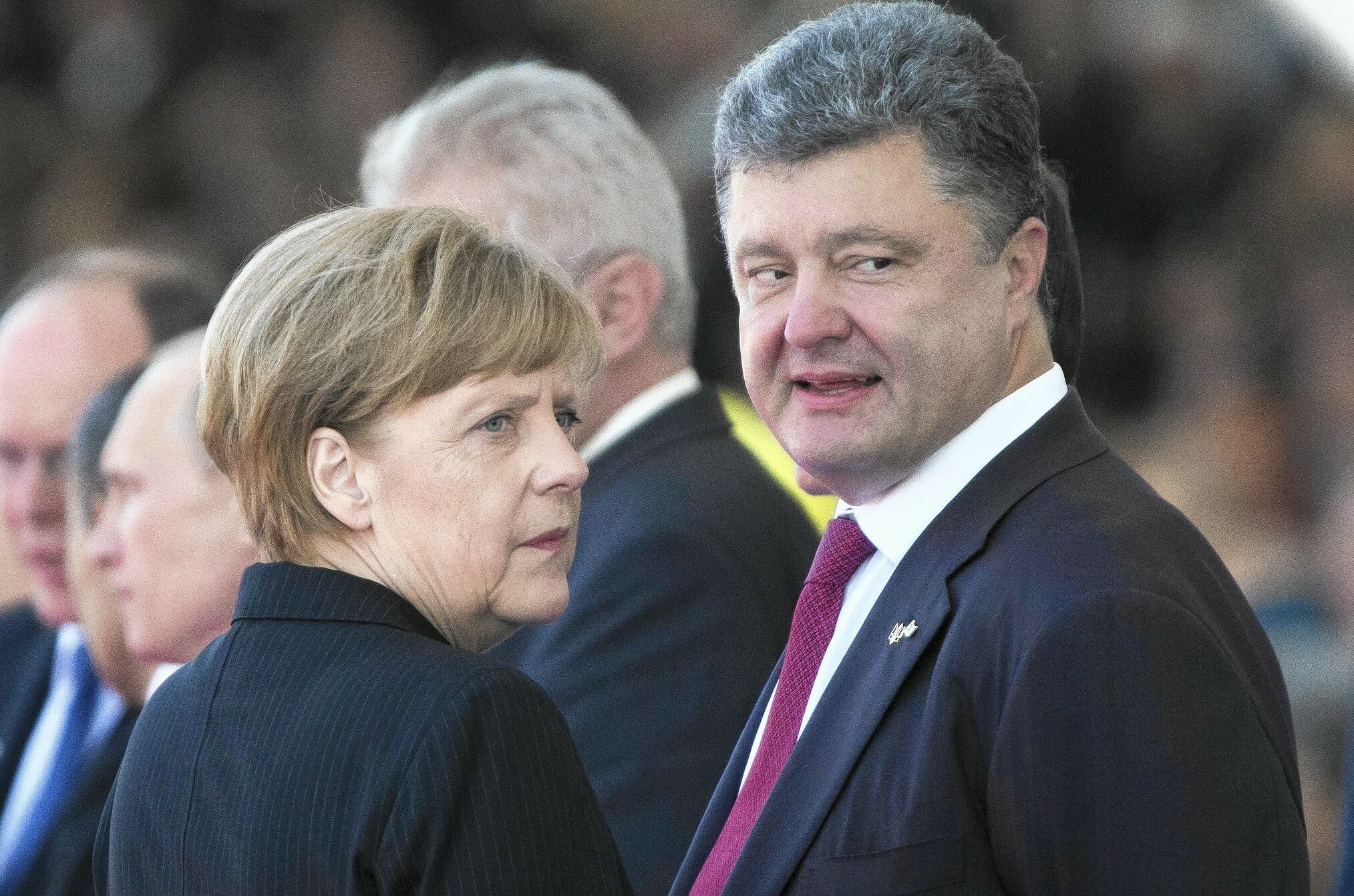 Angela Merkel, păcălită de doi farsori ruși care s-au dat drept fostul ...