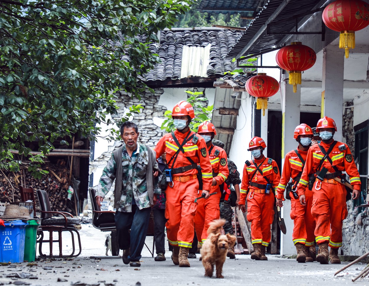 China a reușit să evite un dezastru major în 1975. A evacuat mii de ...