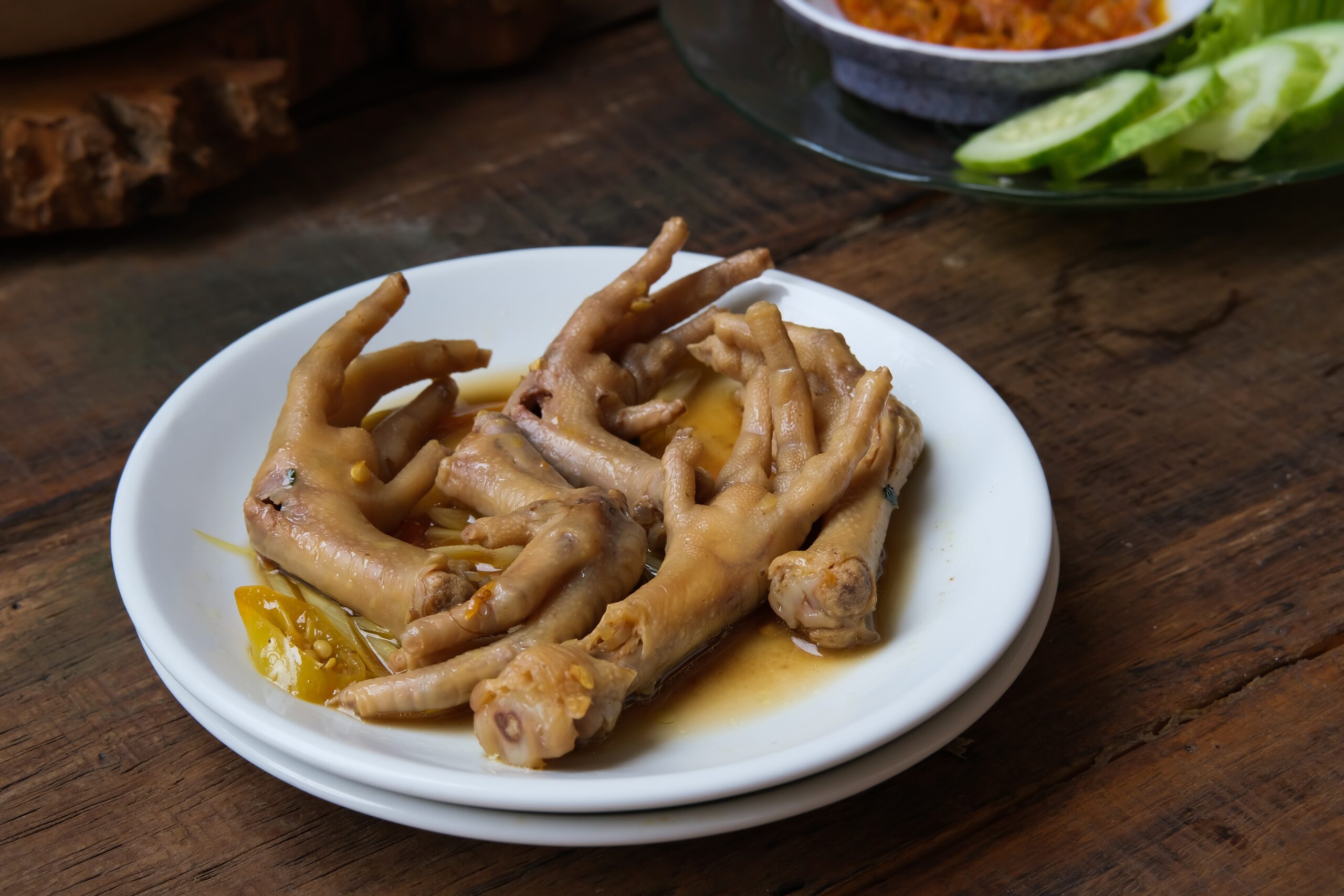 Gheare de pui pe masa egiptenilor