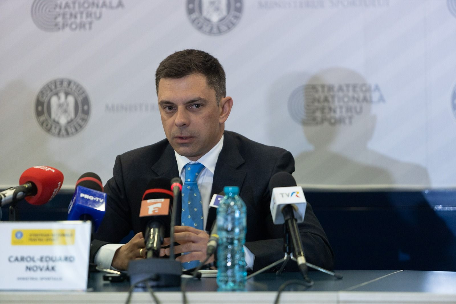 Guvernul a aprobat Strategia Naţională pentru Sport. Eduard Novak ...