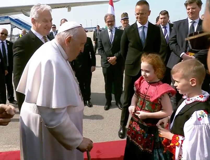 VIDEO: Papa Francisc și-a început vizita în Ungaria