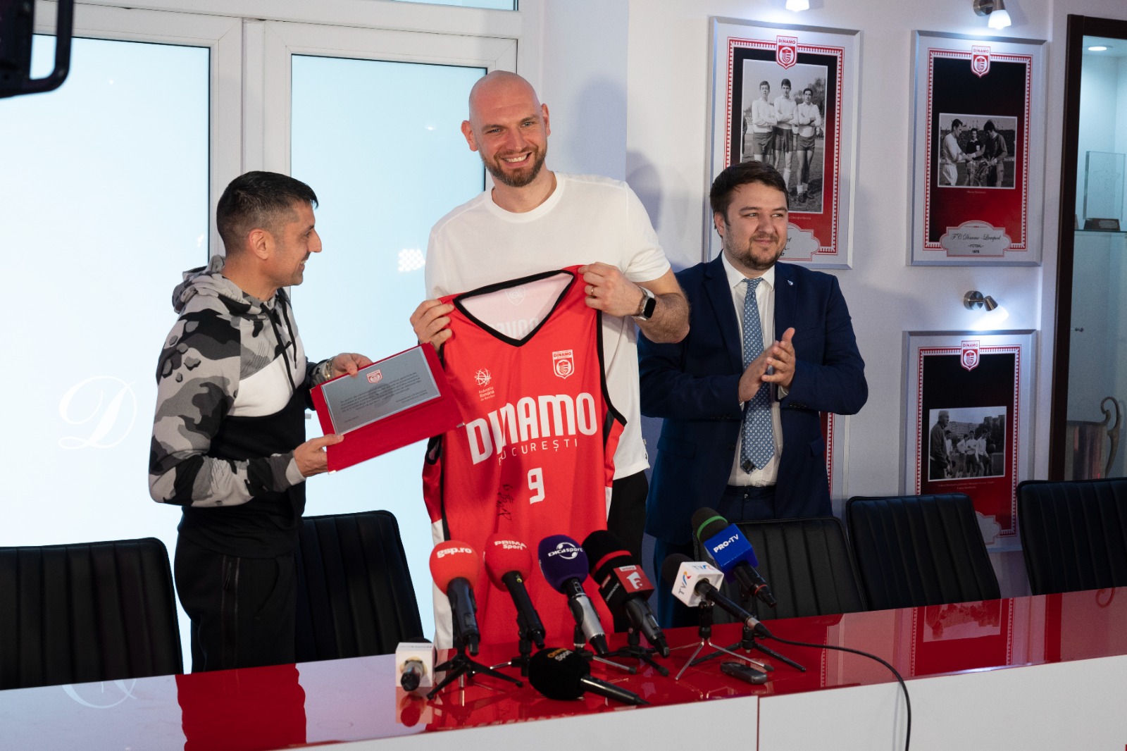 Vlad Moldoveanu va munci în NBA după terminarea carierei