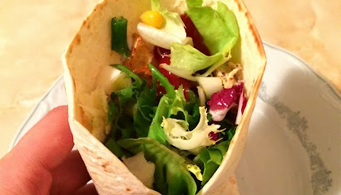 Ce a primit un român după ce a comandat o shaorma de la un fast-food ...