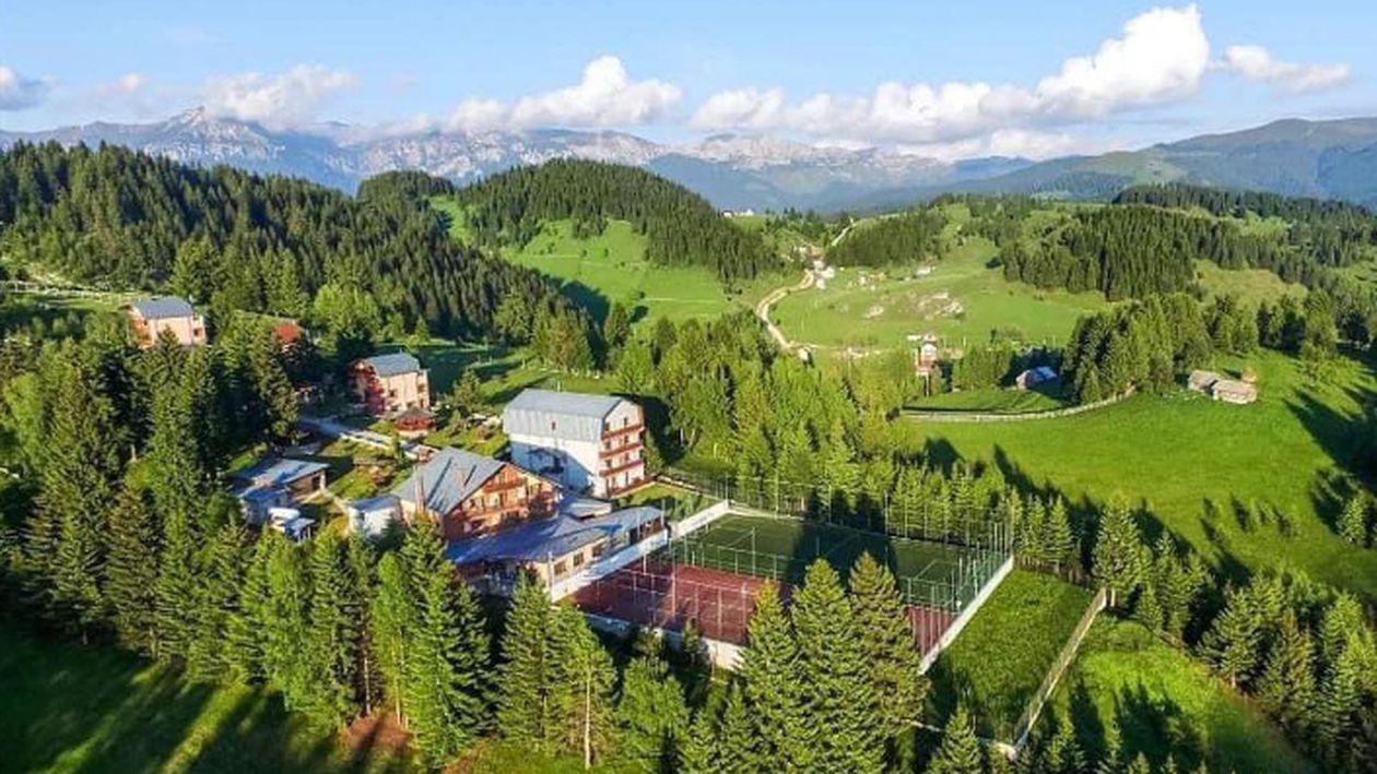 Satul din România devenit celebru în urma unei poze: „Este Raiul!”