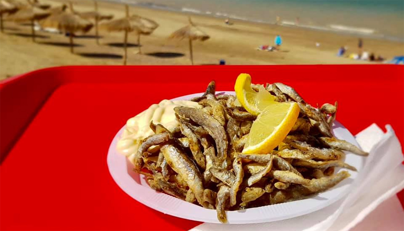 Ce mănânci, de fapt, atunci când comanzi o porție de hamsii pe plajă ...