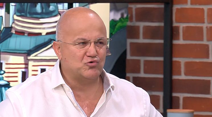 Axinte, de la ”Vacanța mare”, fermecat de Antonia