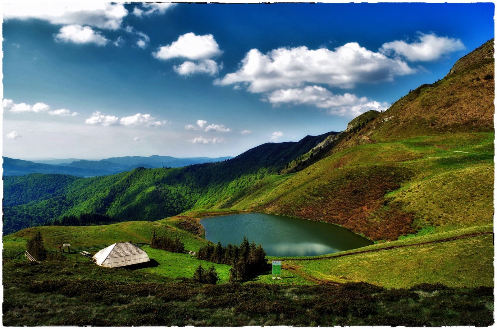 Locul din România pe care trebuie să-l vezi neapărat. Este de o ...