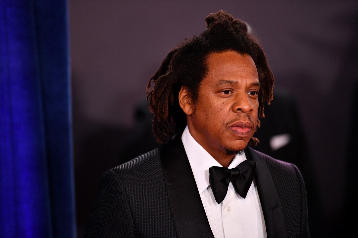 Cariera lui Jay-Z, celebrată cu expoziția “The Book of Hov”