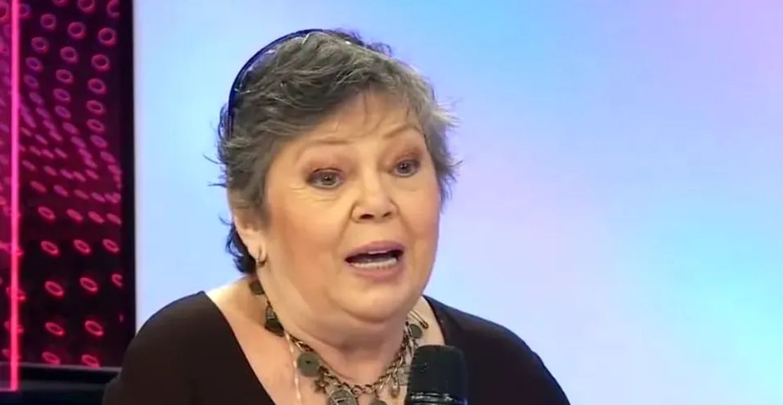 Anca Pandrea a renunțat la doliu