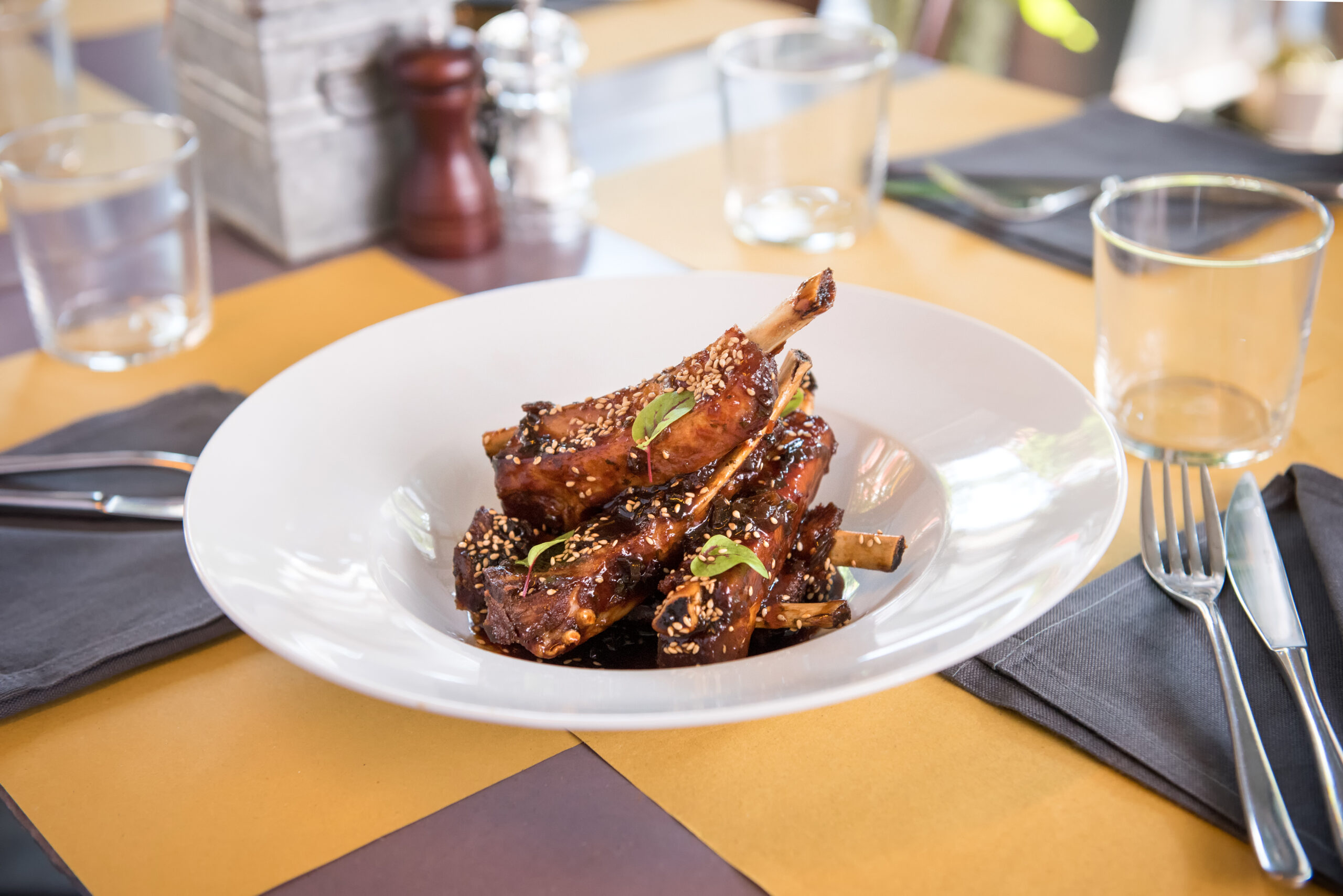 Ultima fiță din restaurantele cu meniu vegan: coaste vegetale, cu oase ...