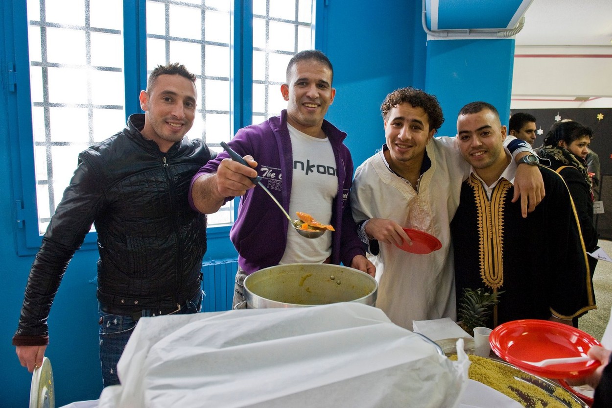 Cum arată un meniu la închisoare în România? Se dau „bucate” alese în ...