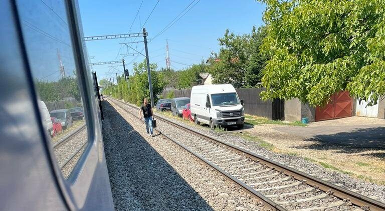 Imaginile groazei! Un bărbat a fost ucis de trenul care circula de la ...