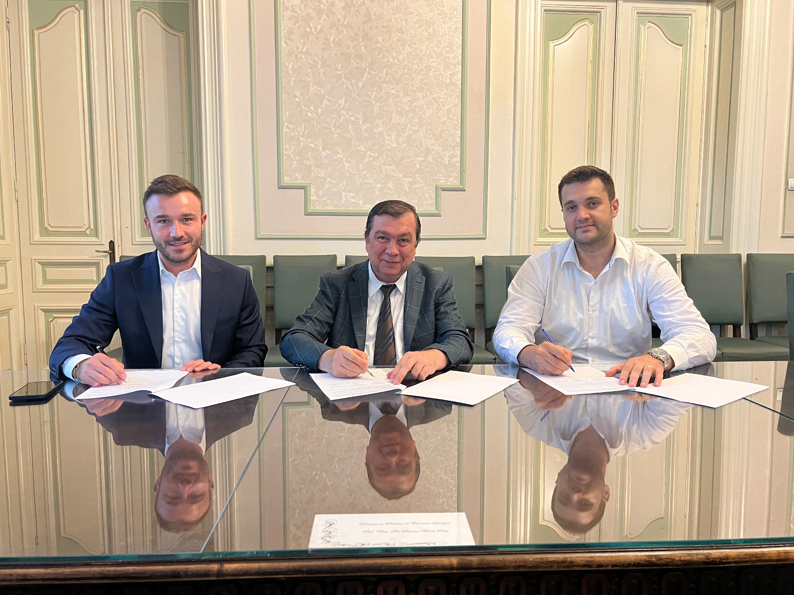 Asociația Medici pentru România a semnat un acord de colaborare cu ...