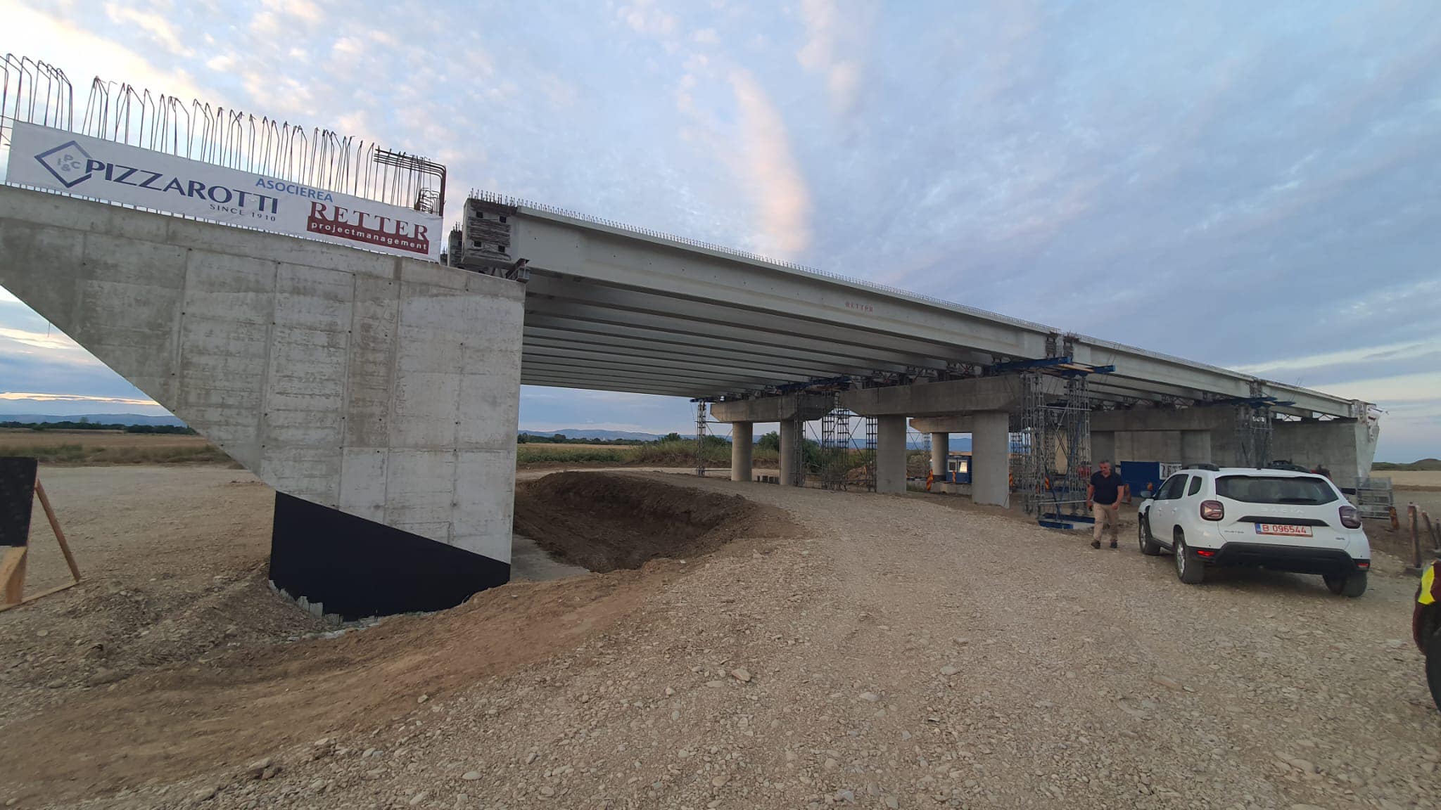 Cum arată acum Autostrada Moldovei. S-au montat primele grinzi