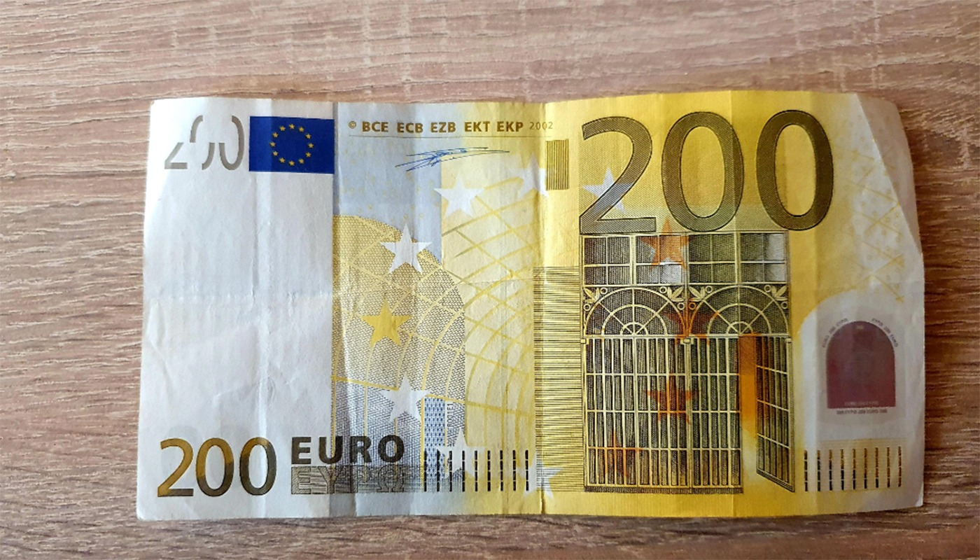 Acești români pot primi câte 200 de euro, direct pe card! Ce trebuie să ...