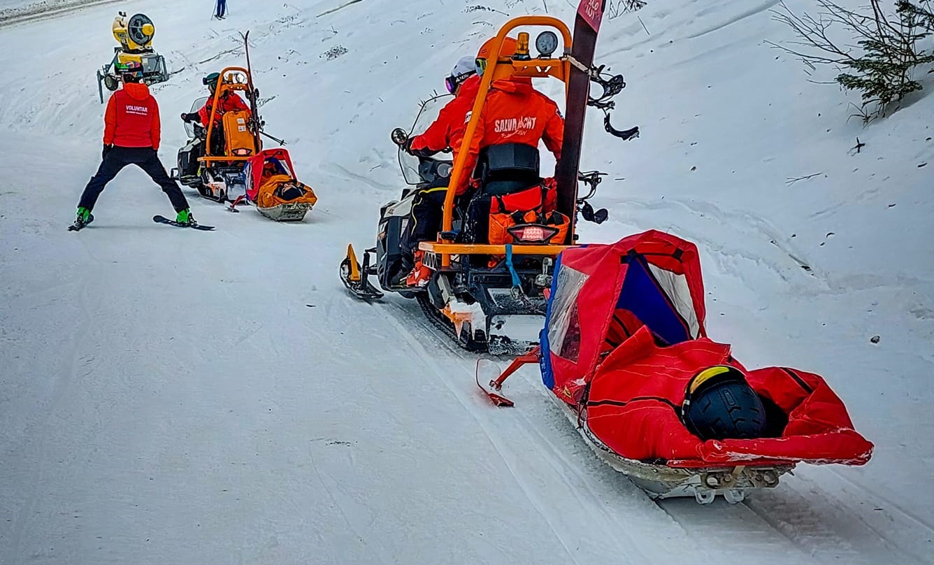 Prima zi din noul sezon de schi din Poiana Brașov a adus și primele ...