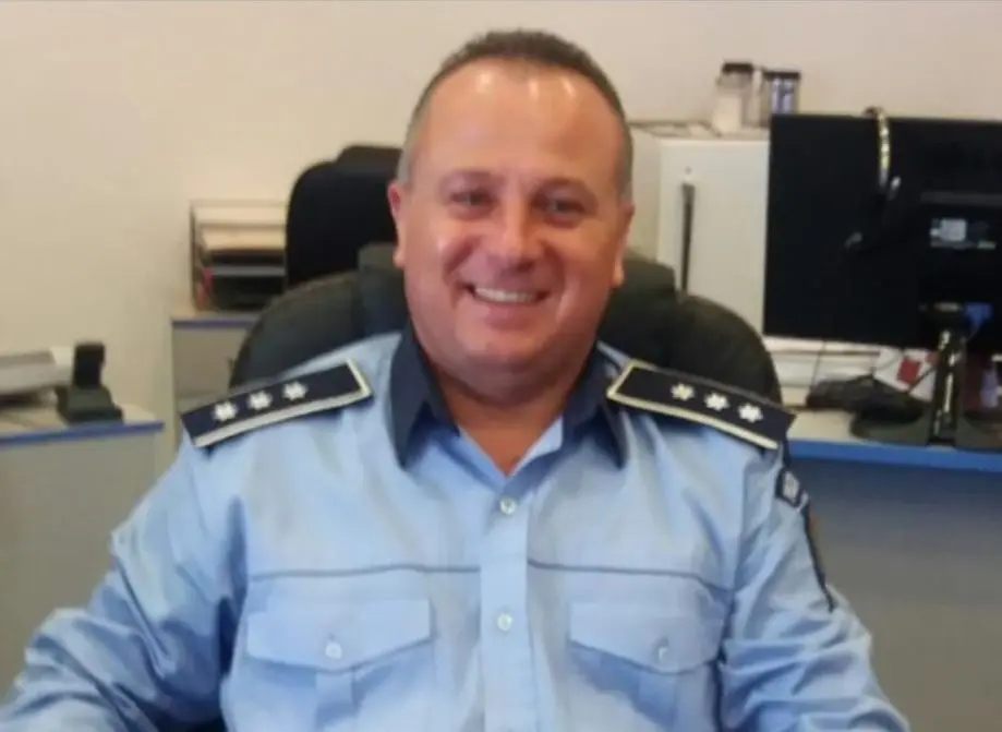 Cine este fostul polițist care s-a baricadat timp de nouă ore în casă