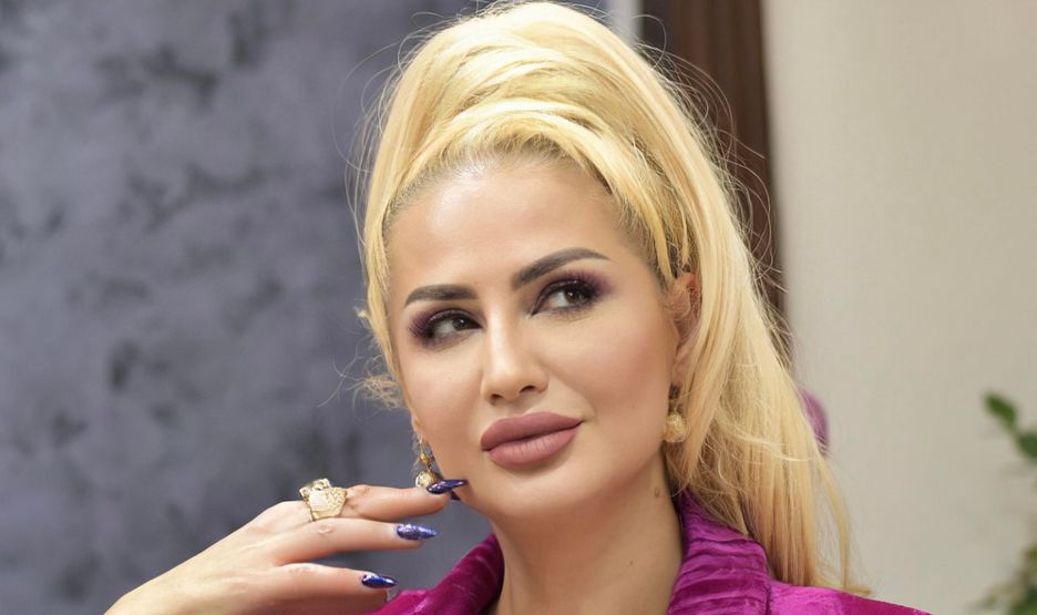 Cât a slăbit Julia Chelaru