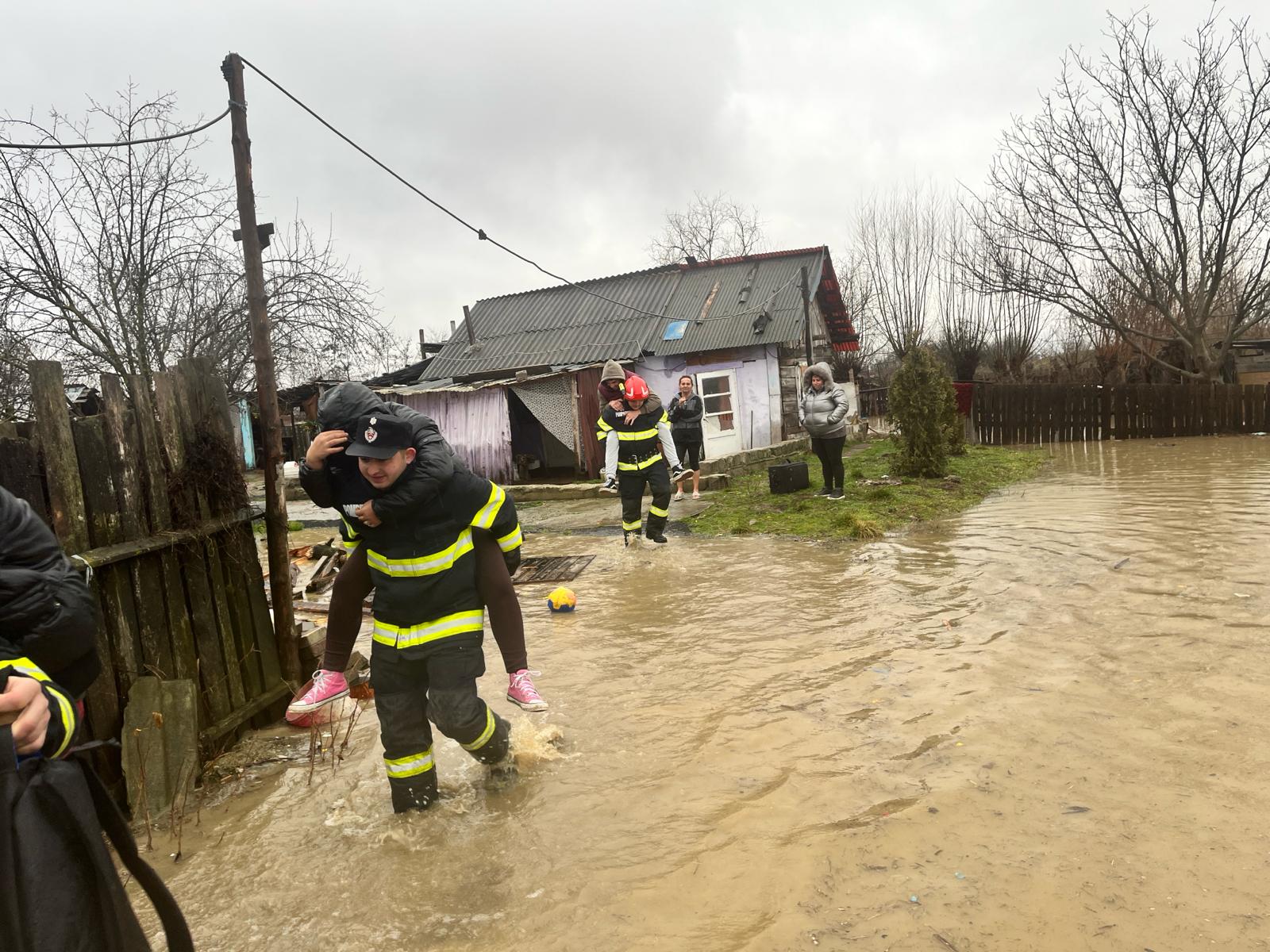 Drumul dintre Pechea și Costache Negri, redeschis/„S-a muncit inclusiv ...
