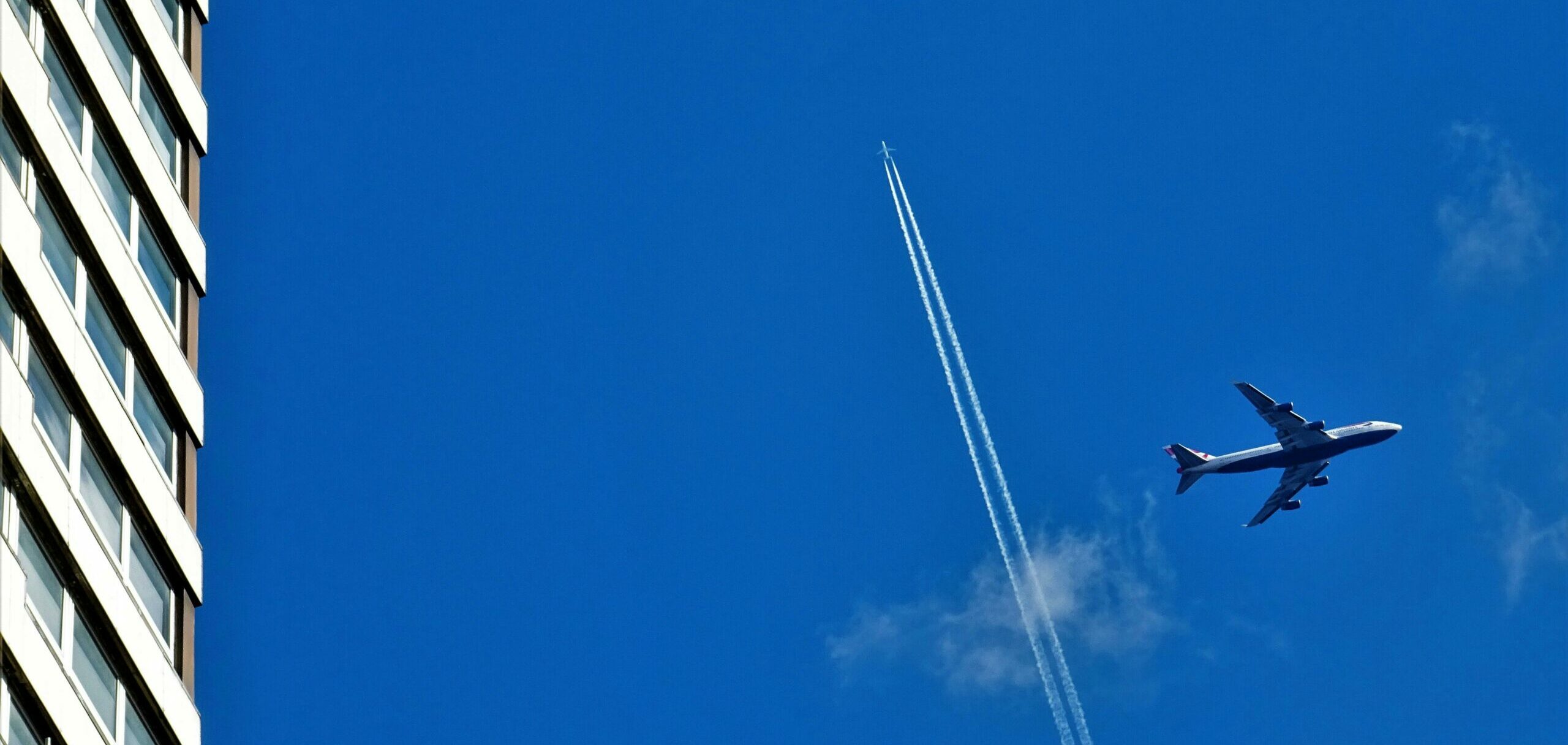 Zborul spre ”nicăieri”, adorat de iubitorii de aventură. Peste 1000 de ...