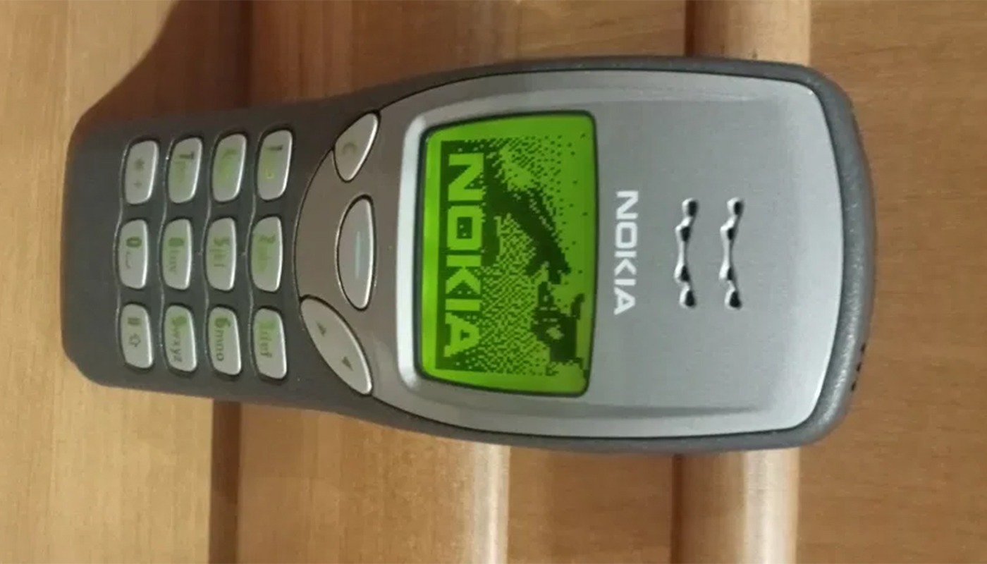 Mai ții minte legendarul telefon NOKIA 3210?! Cu câți lei se vinde acum ...