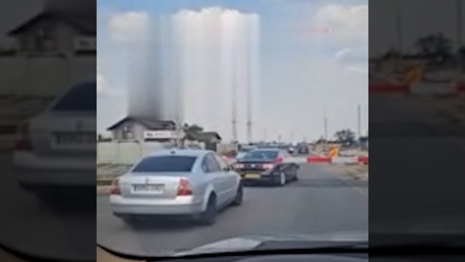 Barieră DECORATIVĂ la Caracal. ”Barierele sunt de formă aici, toată ...