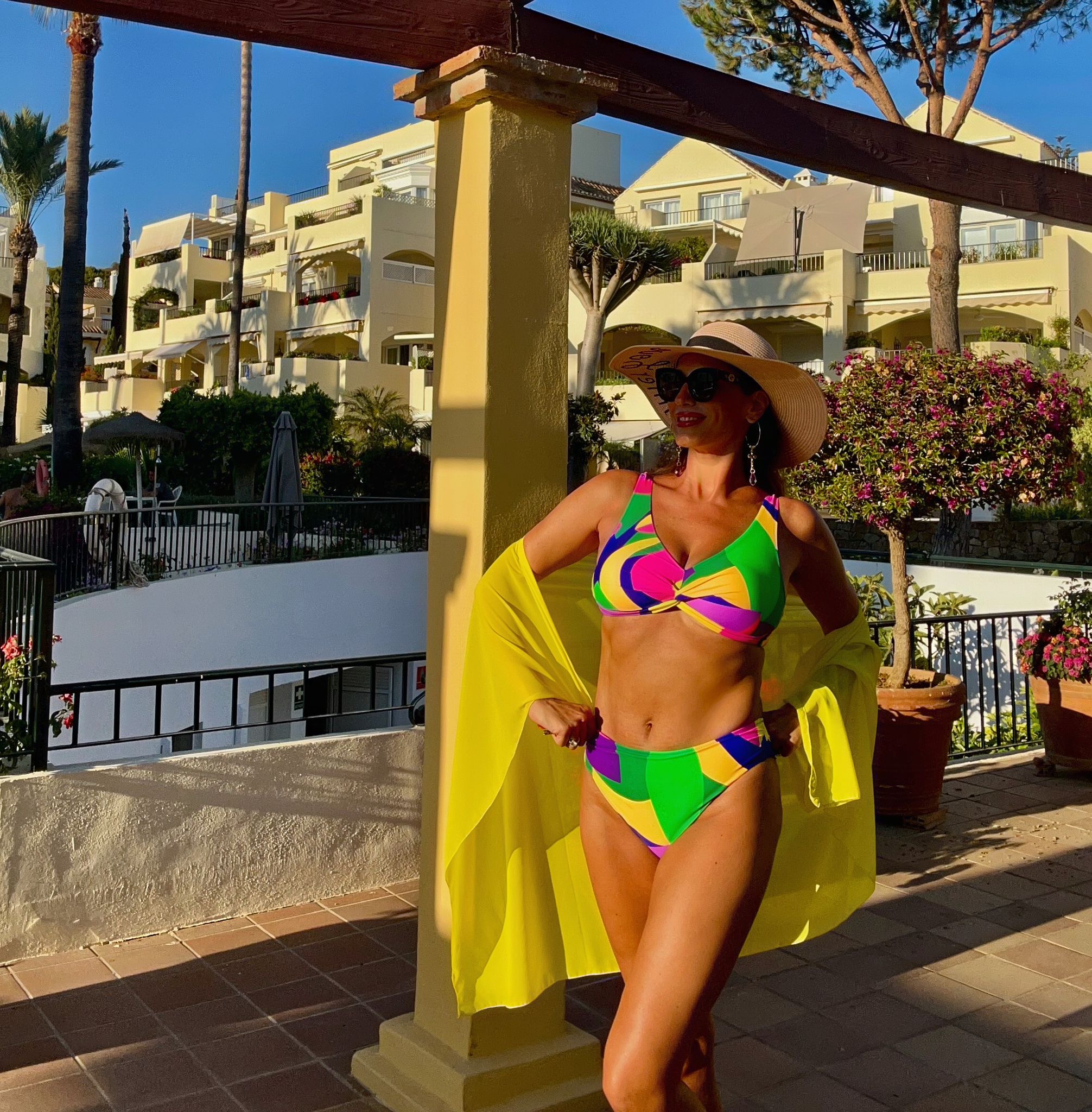 Irina Deleanu a încins plaja din Marbella. „Îmi place foarte mult zona. E un vibe care mă face ...