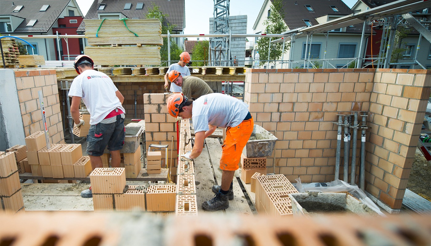 Ce a pățit un român de 44 de ani, după ce s-a angajat zidar în Italia