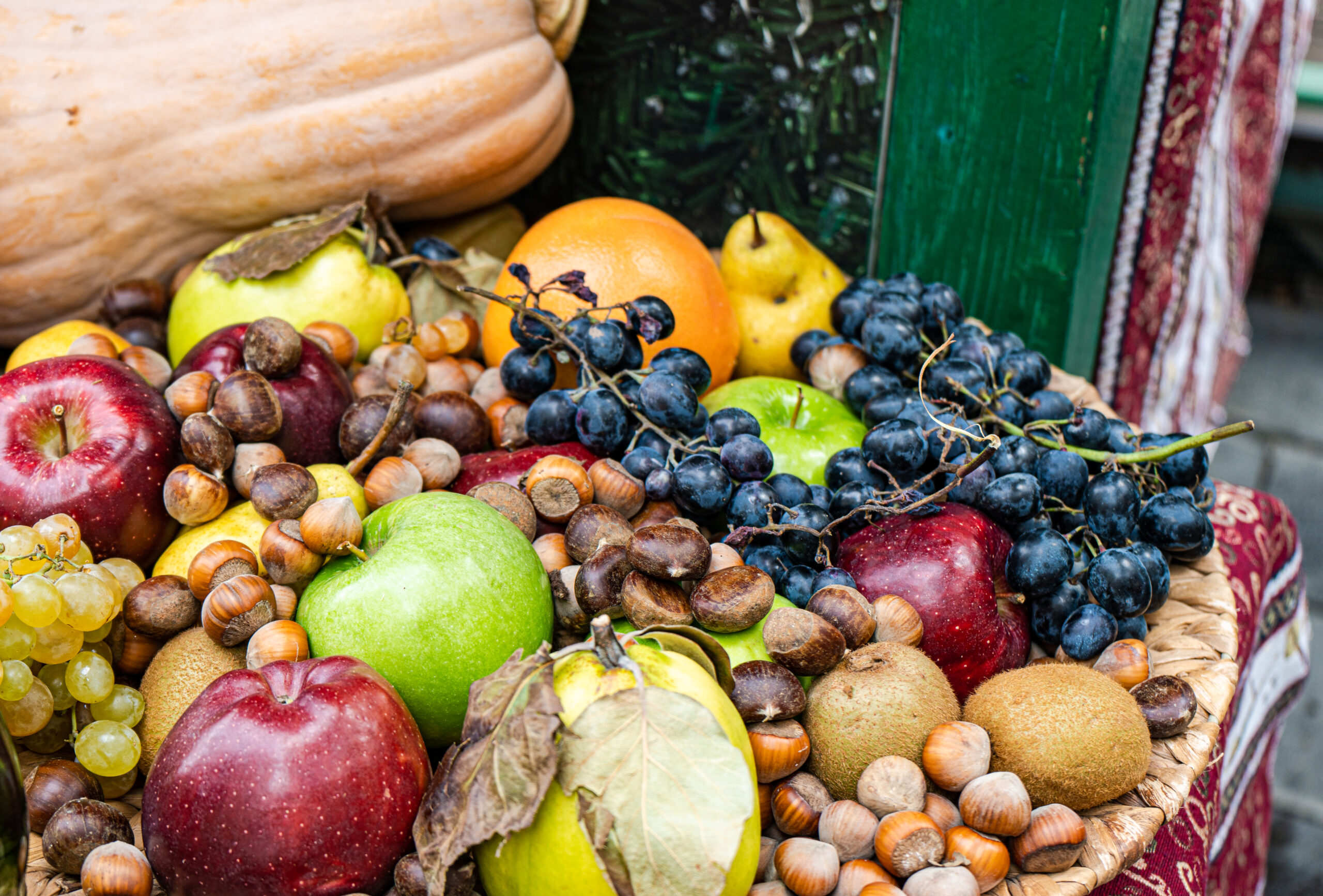 Fructul care păstrează sănătos creierul toamna. Doctor Vlad Ciurea ...