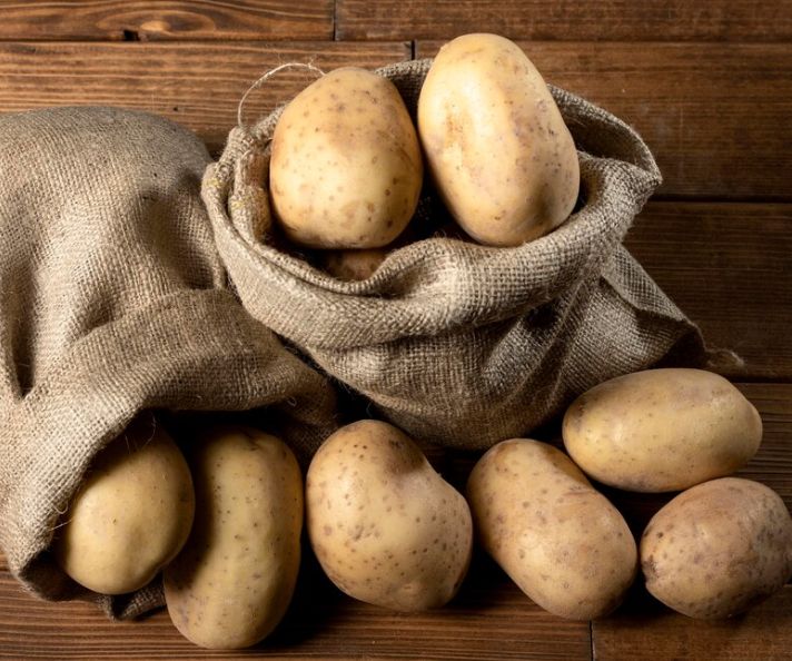 Ai depozitat greșit cartofii până acum. În ce să îi ții pentru a nu ...