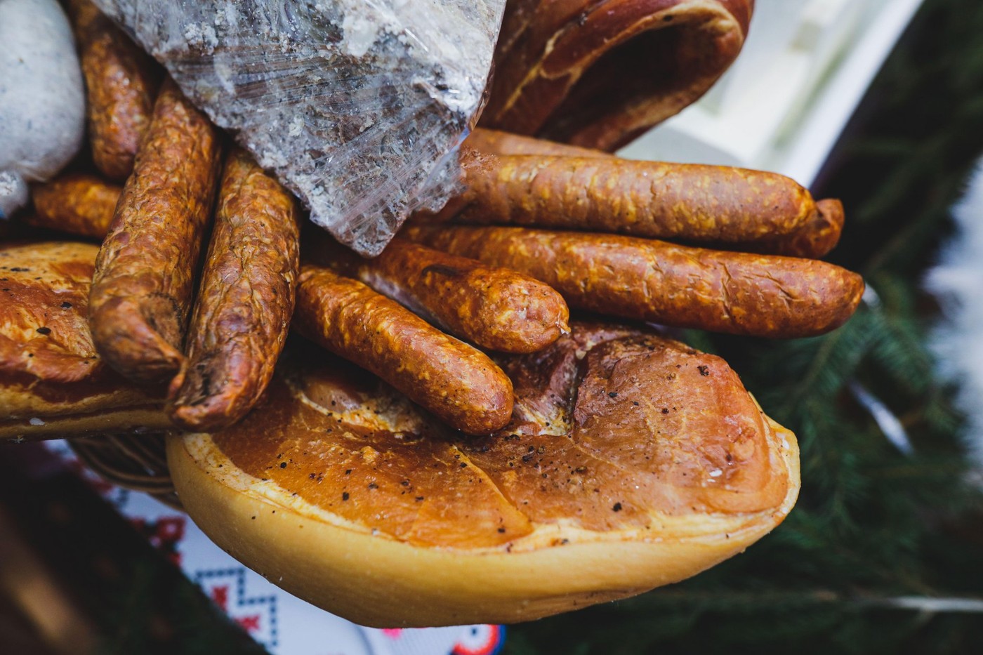 Tradiții și superstiții la români de ignat. Când se taie porcul de fapt ...