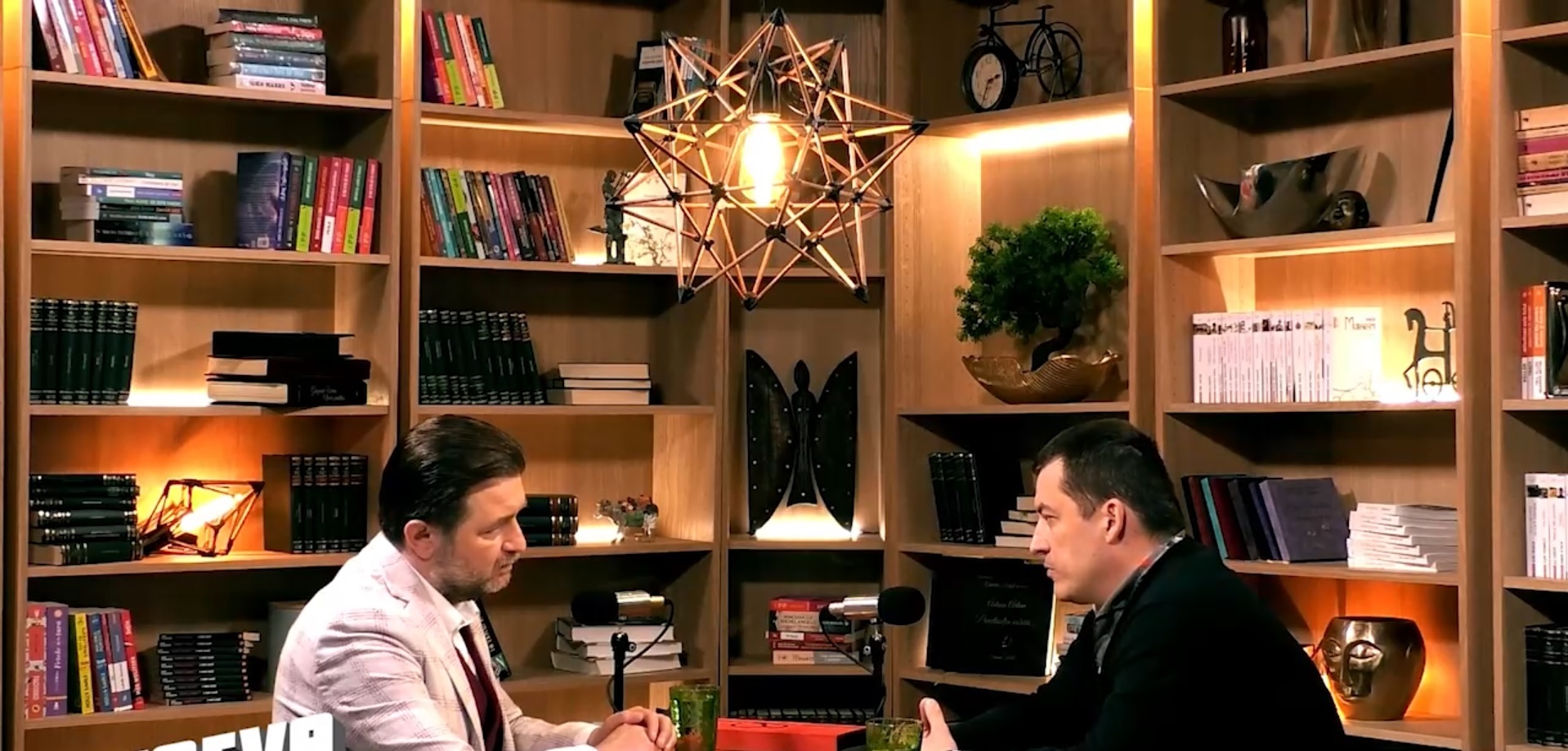 Andrei NOVAC: „După ’90, cărțile autorilor români au ajuns să nu mai ...