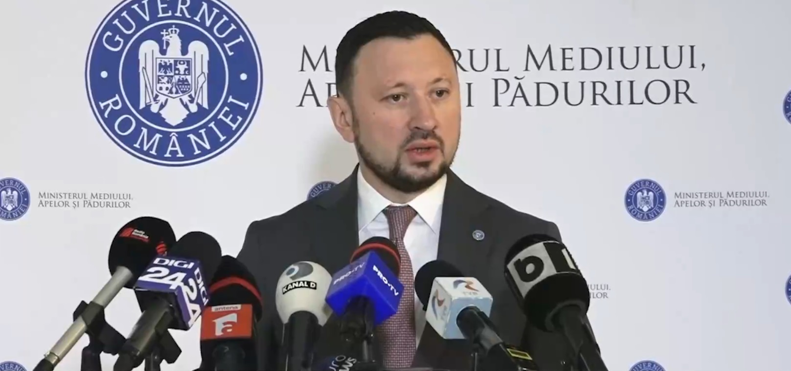 Mircea Fechet vrea să fie tăiate BONUSURILE de la Romsilva și ...