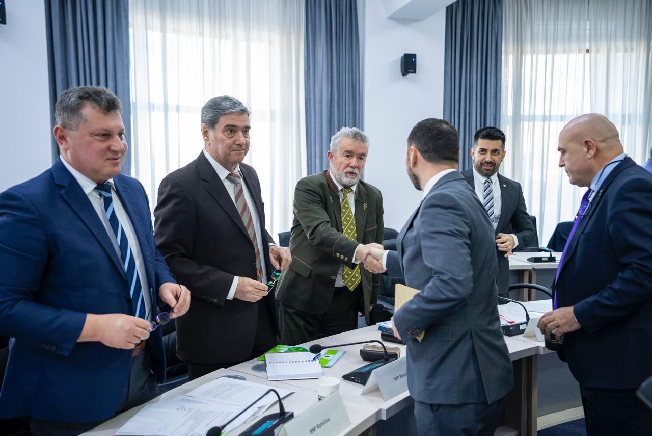 Ultimatum-ul lui Mircea Fechet, cu mâna pe pix: "Romsilva are ȘAPTE ...