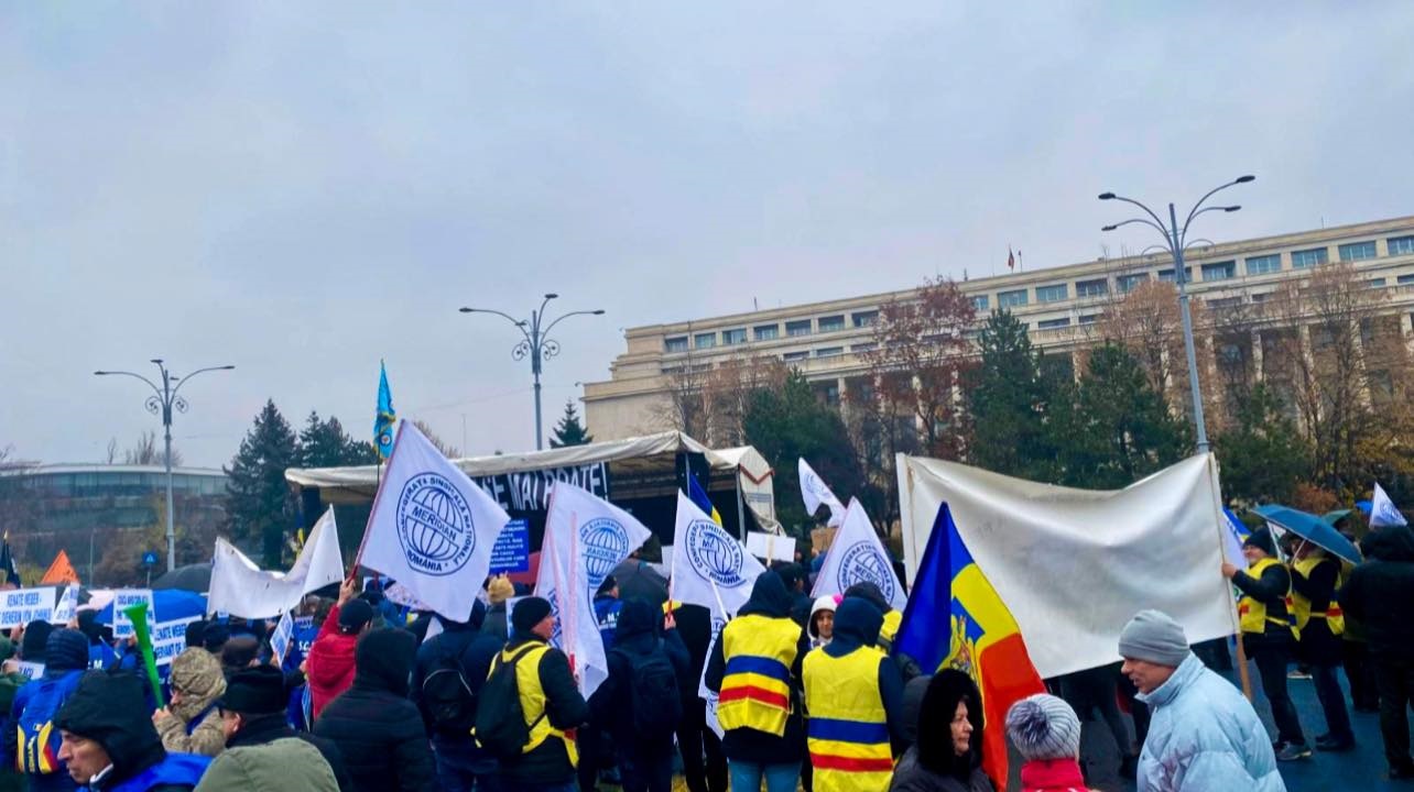PROTEST în fața Guvernului, de Ziua Unirii. "Ordonanța-trenuleț" este ...