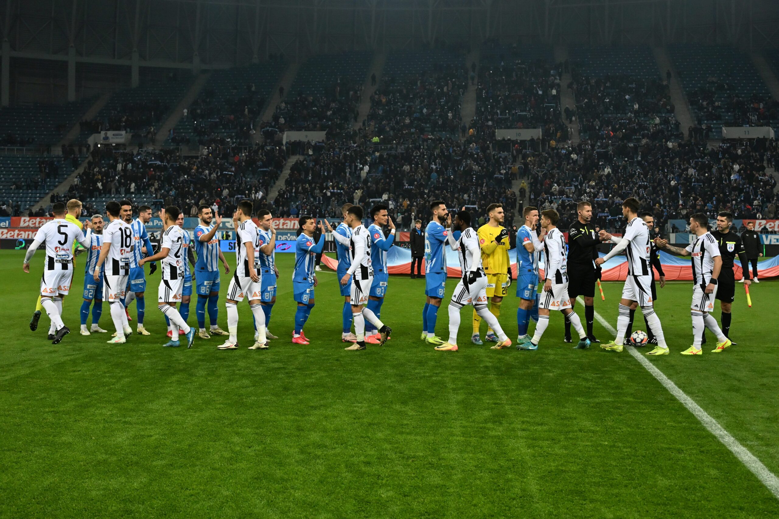 Scandal uriaș după Universitatea Craiova - U Cluj 1-0. Sorin Cârțu ...