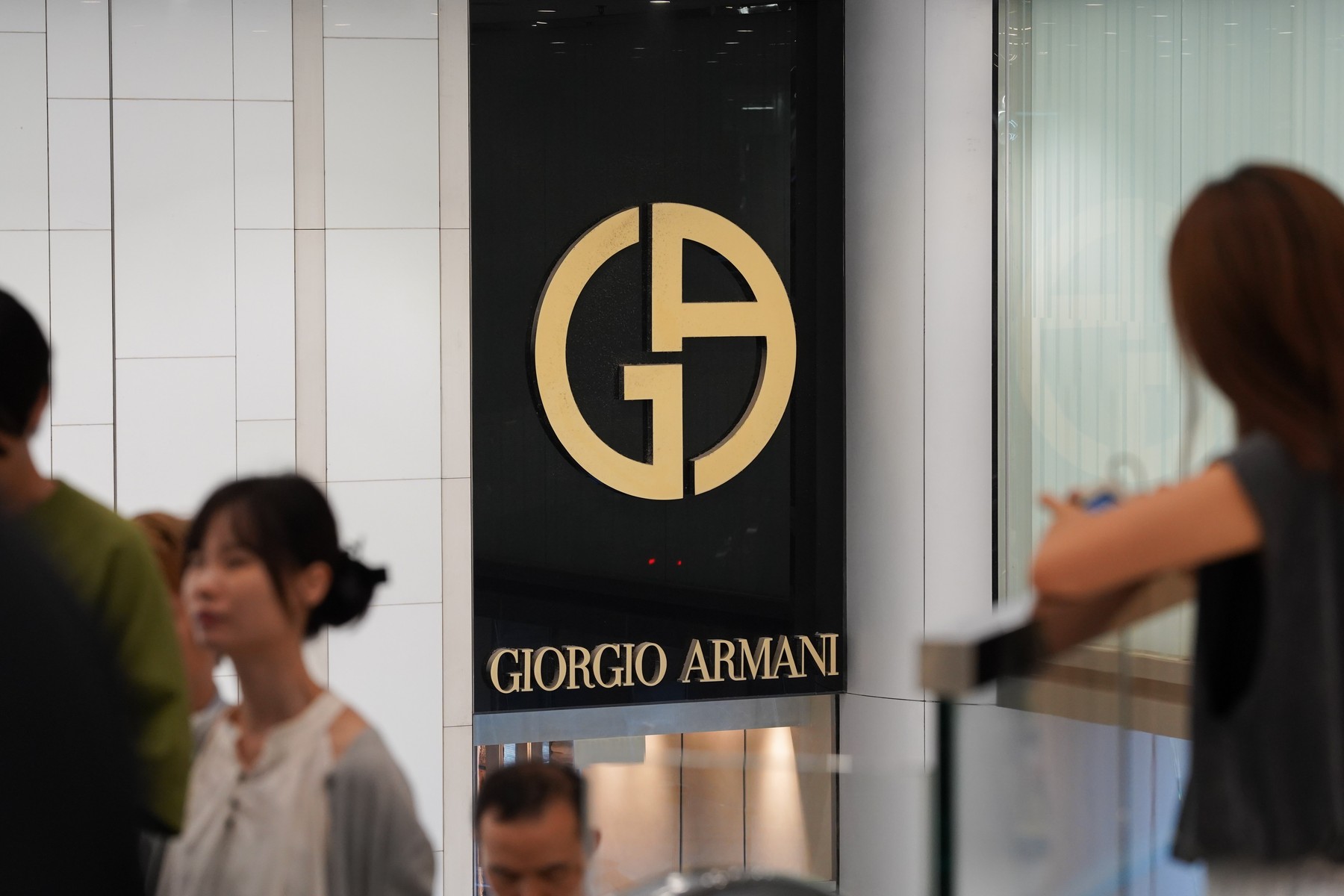 Patronii Armani, Prada și Inter Milan, ținta unei încercări de ...