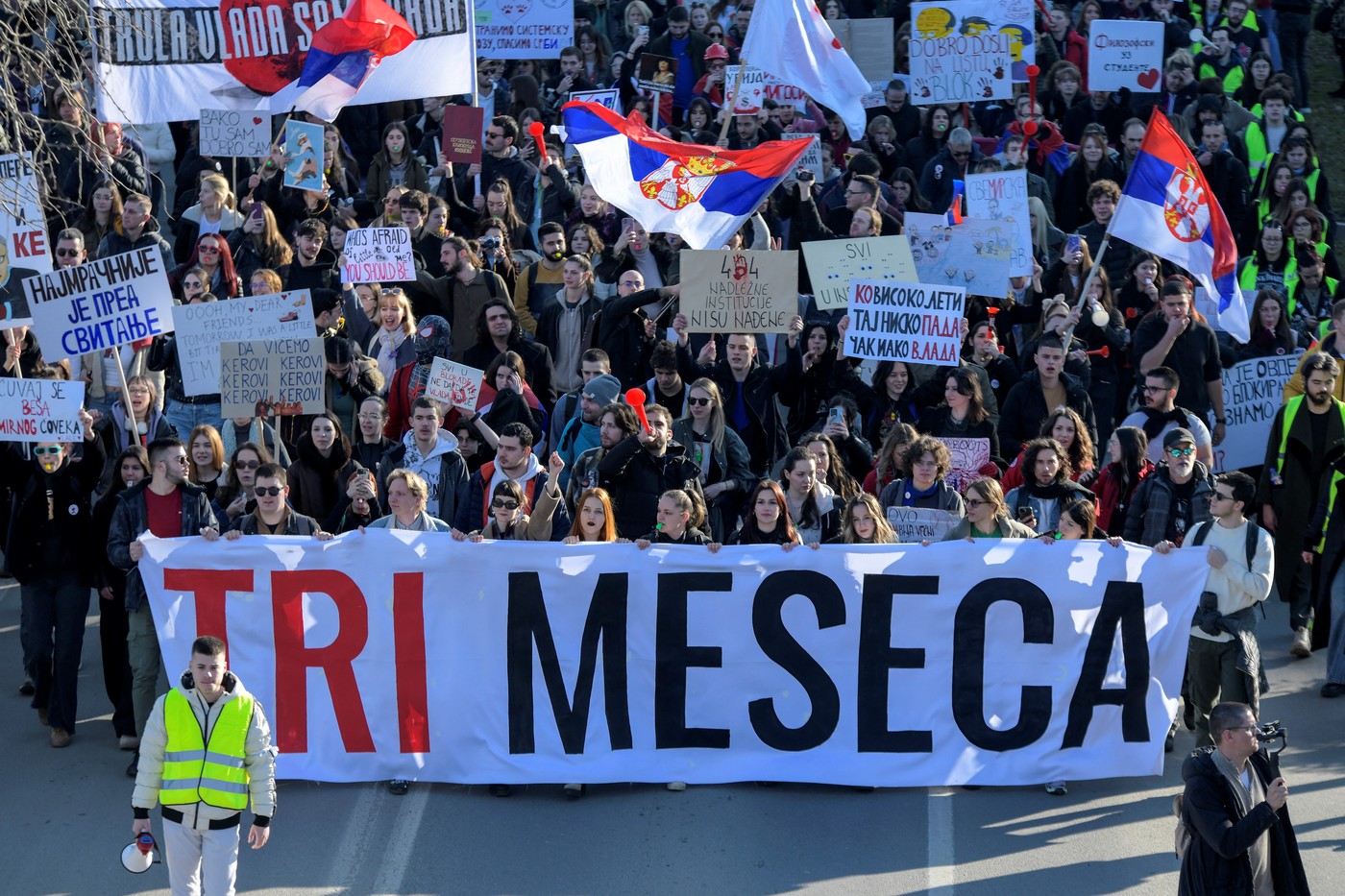 Protest masiv al studenților din Novi Sad, la 3 luni de la TRAGEDIA din ...
