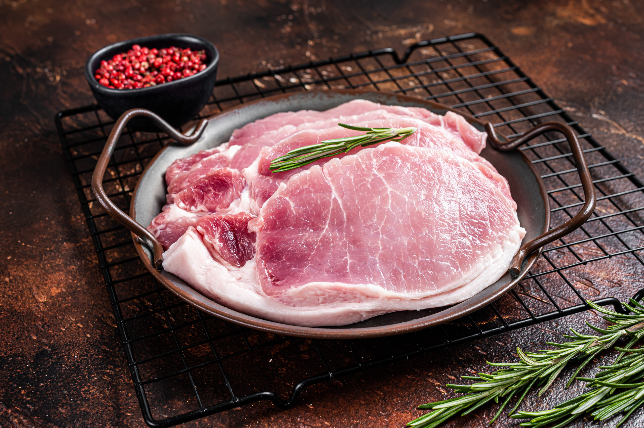 PORCUL românesc de calitate superioară care se vinde tot mai mult. Este ...