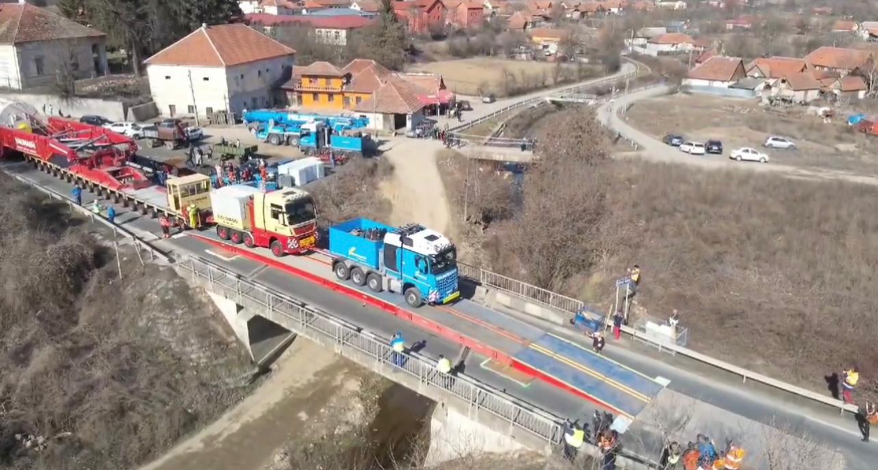 Imagini inedite de pe traseul transportului agabaritic. CNAIR: „A ...