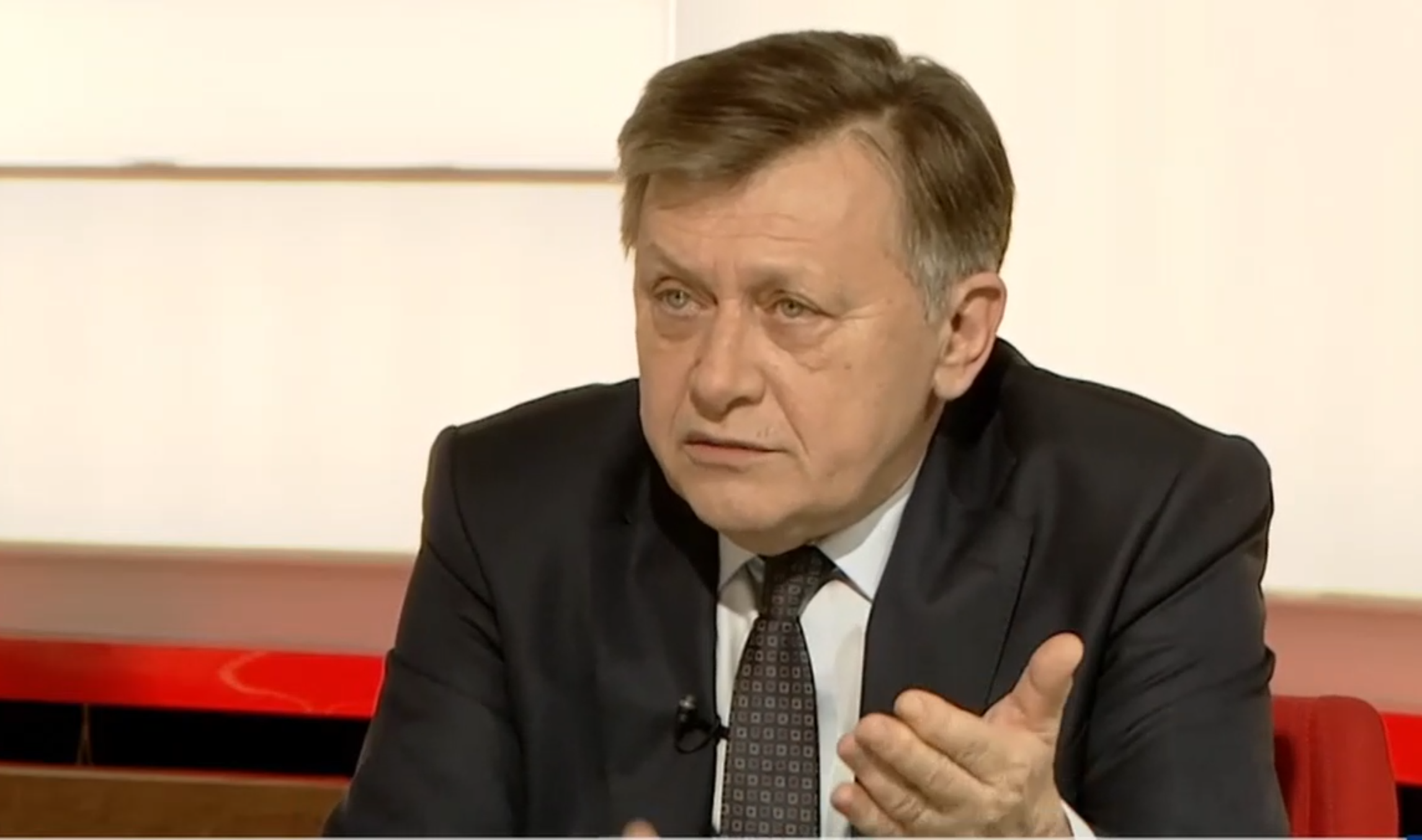 Crin Antonescu: Klaus Iohannis a avut un final trist de carieră, dar nu înseamnă că nu a ...