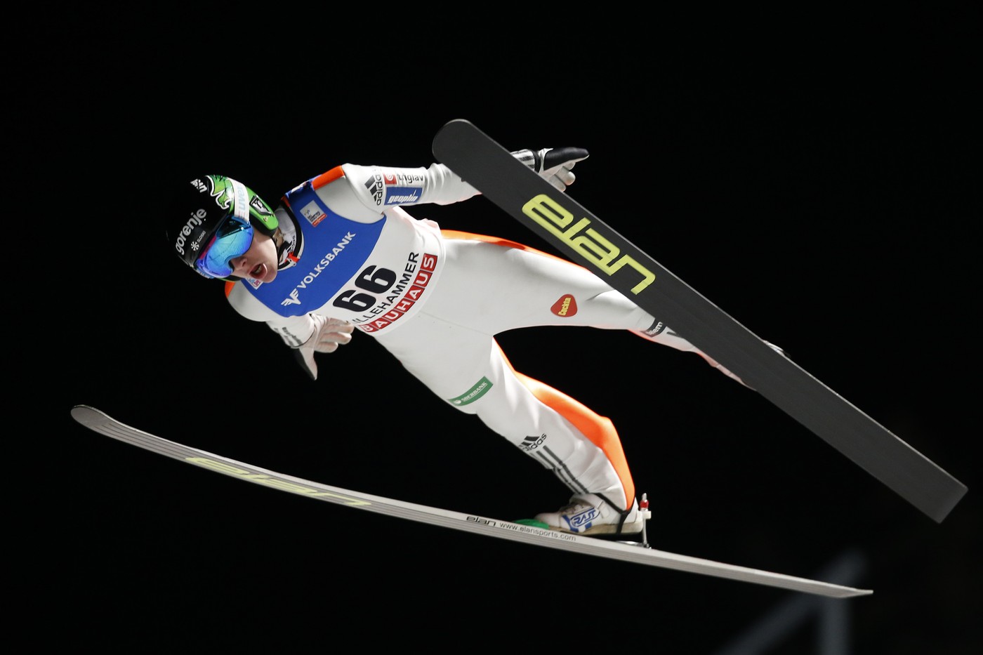 Performanță istorică la Cupa Mondială. Sportivul Domen Prevc a stabilit ...