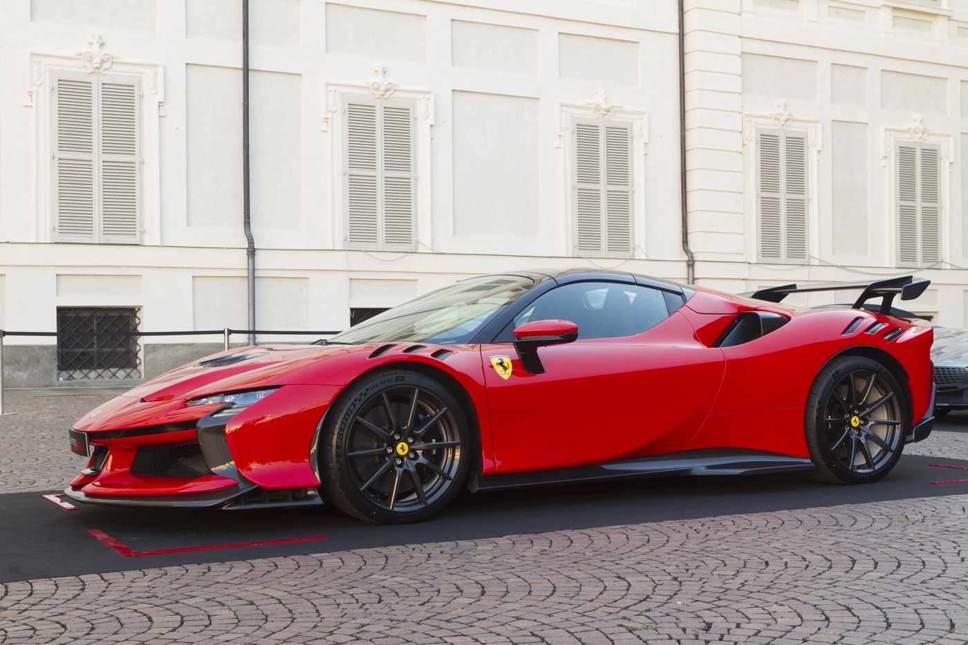 Ferrari majorează cu 10% prețul mașinilor vândute în Statele Unite, ca ...
