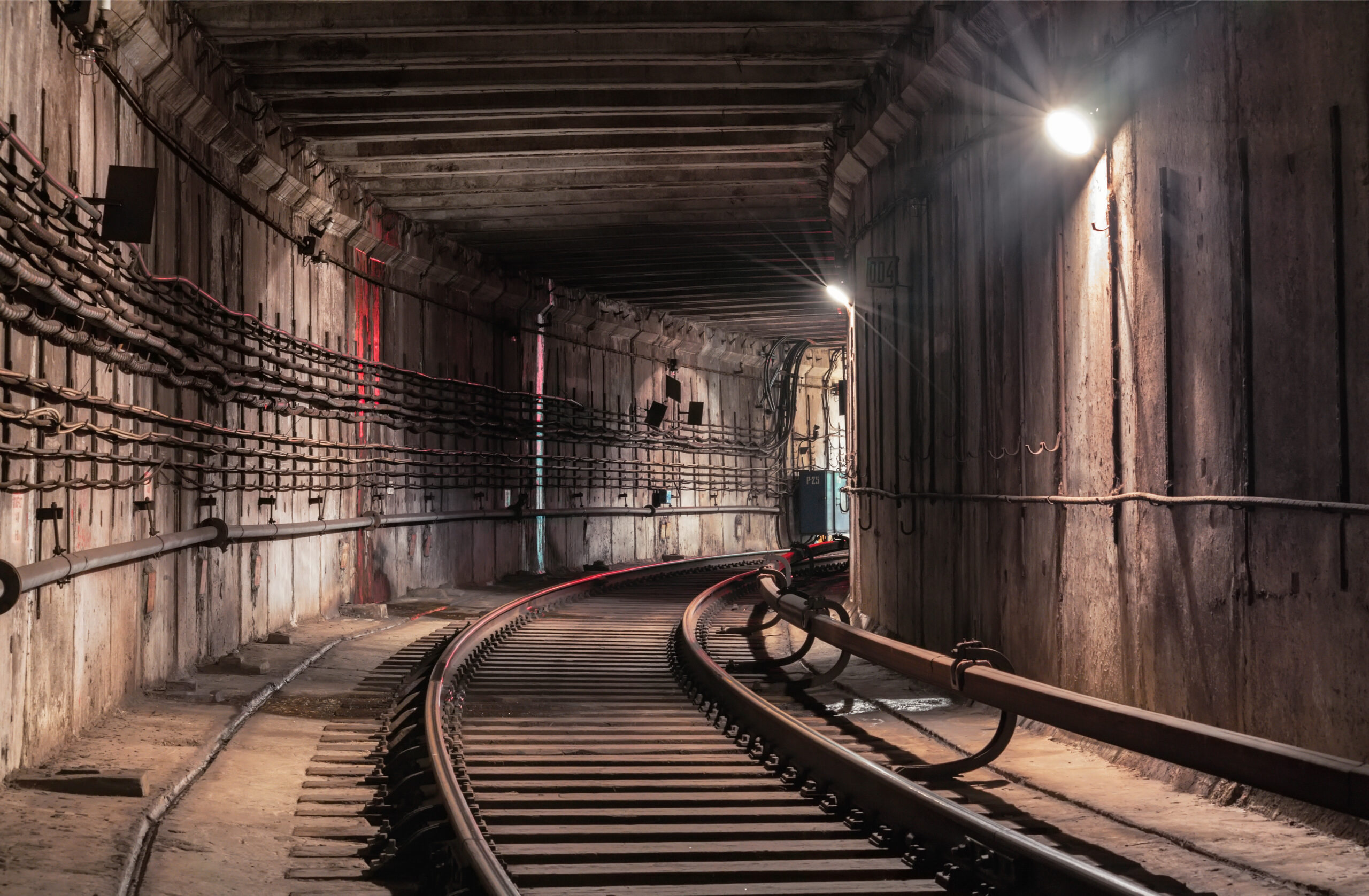 Cele mai moderne tuneluri feroviare și rutiere din istoria României ...