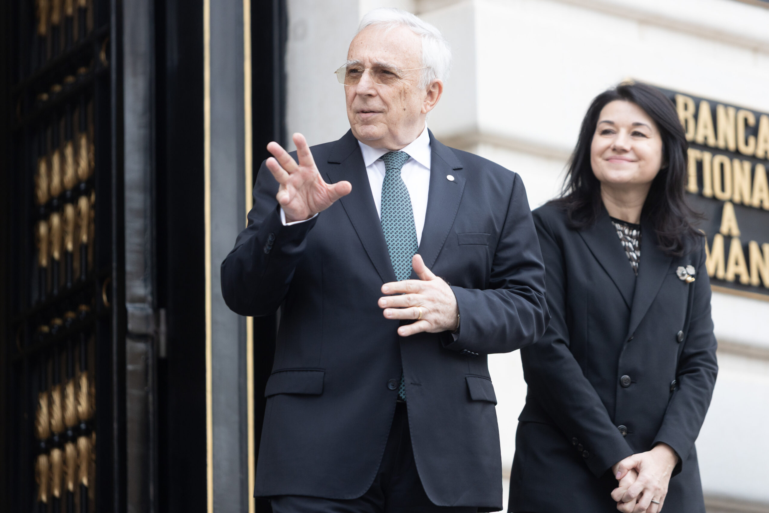 Adrian Năstase: „Mugur Isărescu ar fi fost o varianta mai bună pentru ...