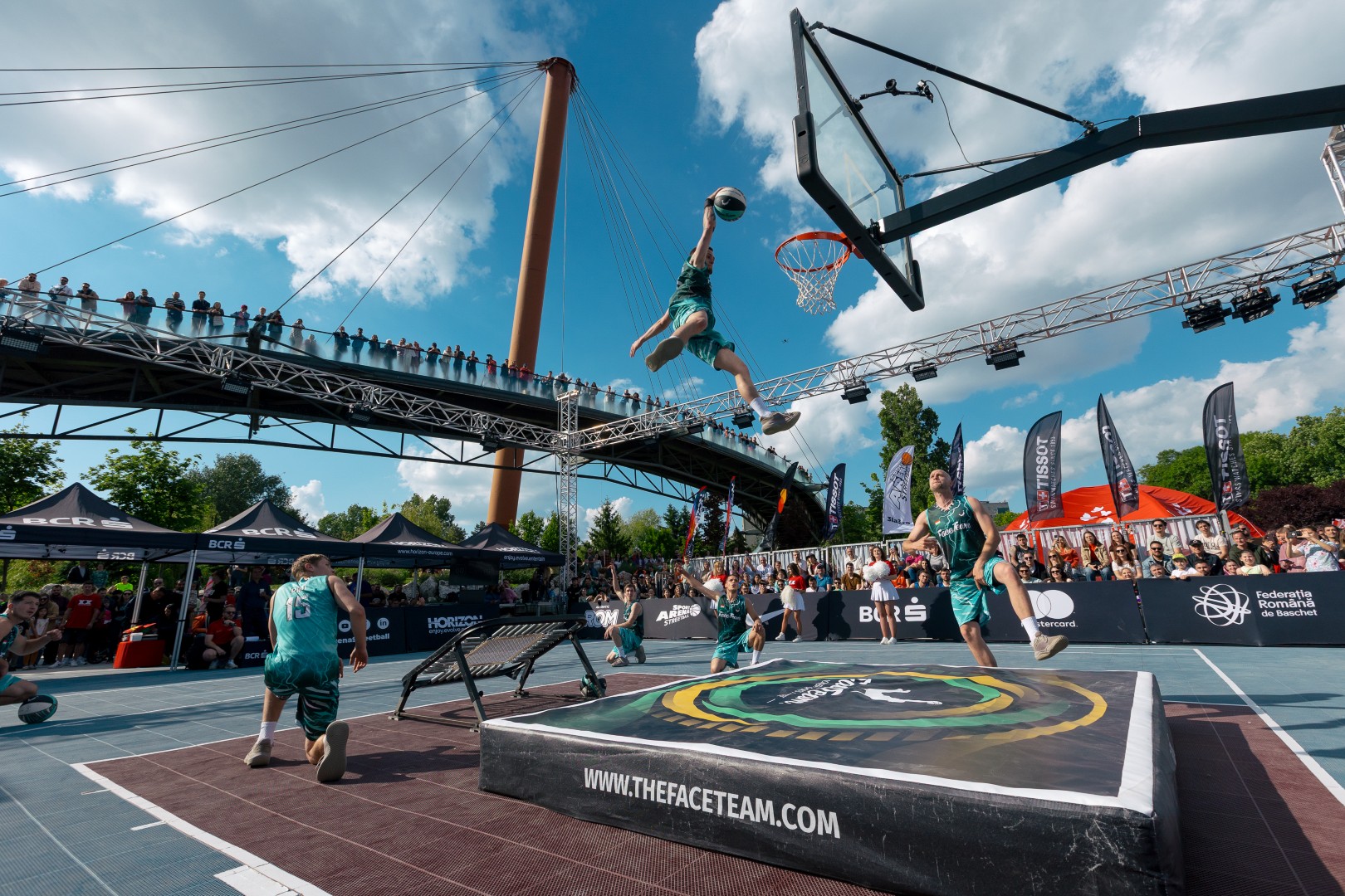 2000 de oameni au venit să joace baschet 3x3 în București! Cine a câștigat