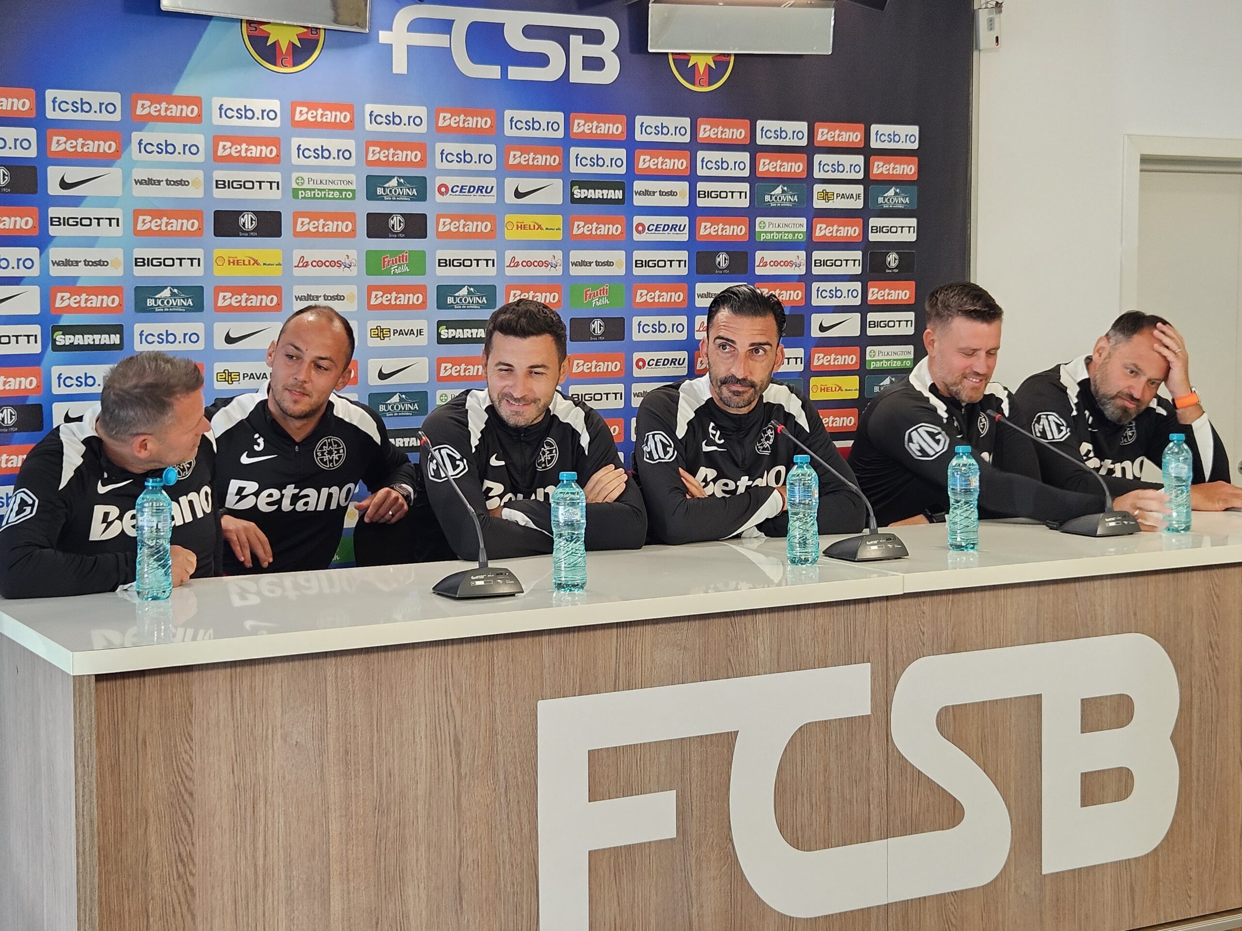 Cum surprinde Elias Charalambous la ultimul meci al celor de la FCSB în ...