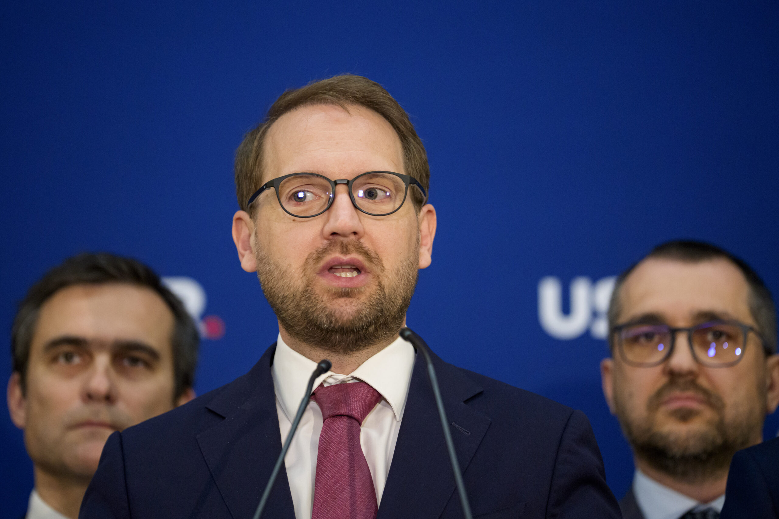 Începe oficial LUPTA pentru președinția USR. Nouă candidați se află pe ...