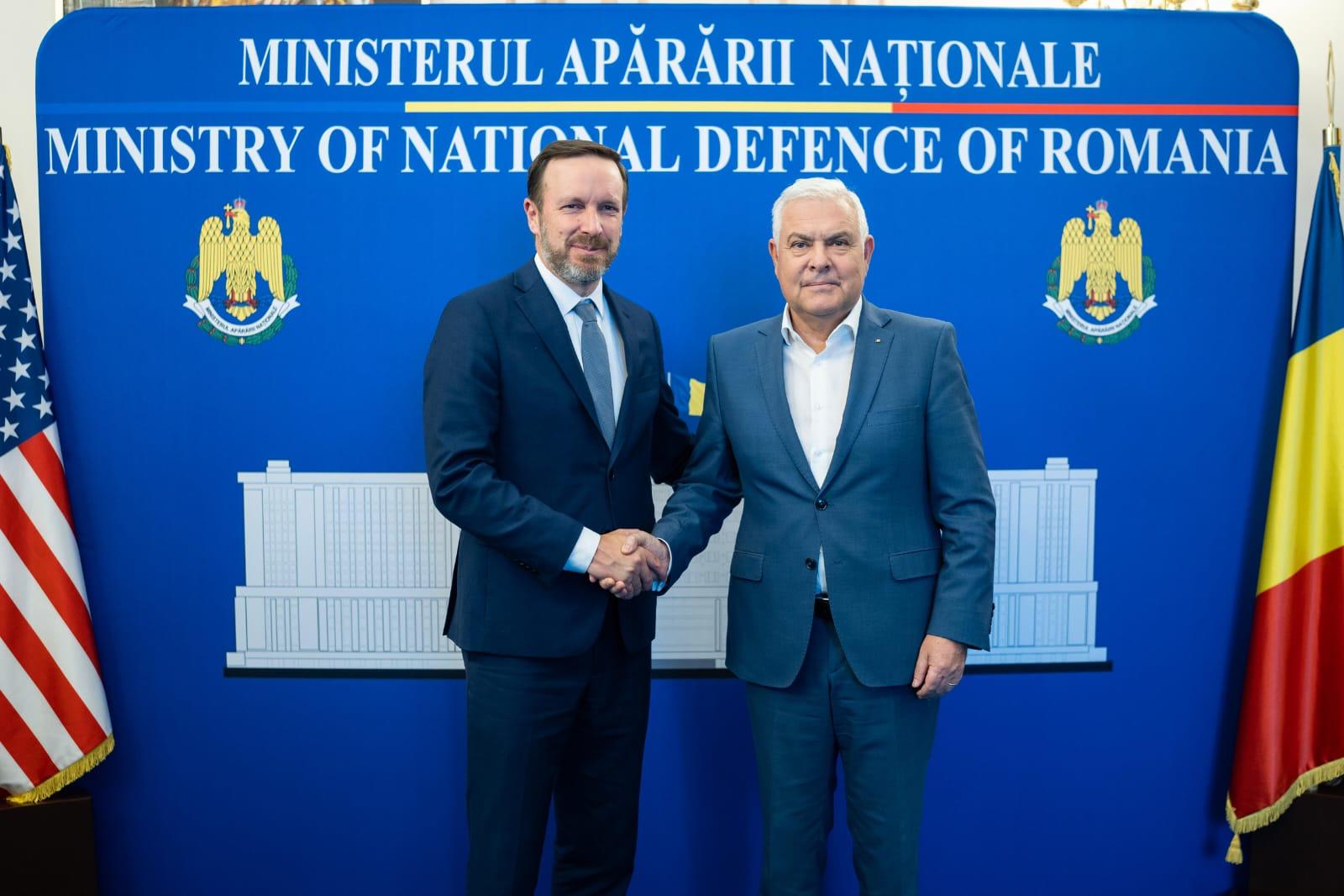 Ministrul Apărării Naționale, Angel Tîlvăr, întâlnire cu senatorul american Chris Murphy ...